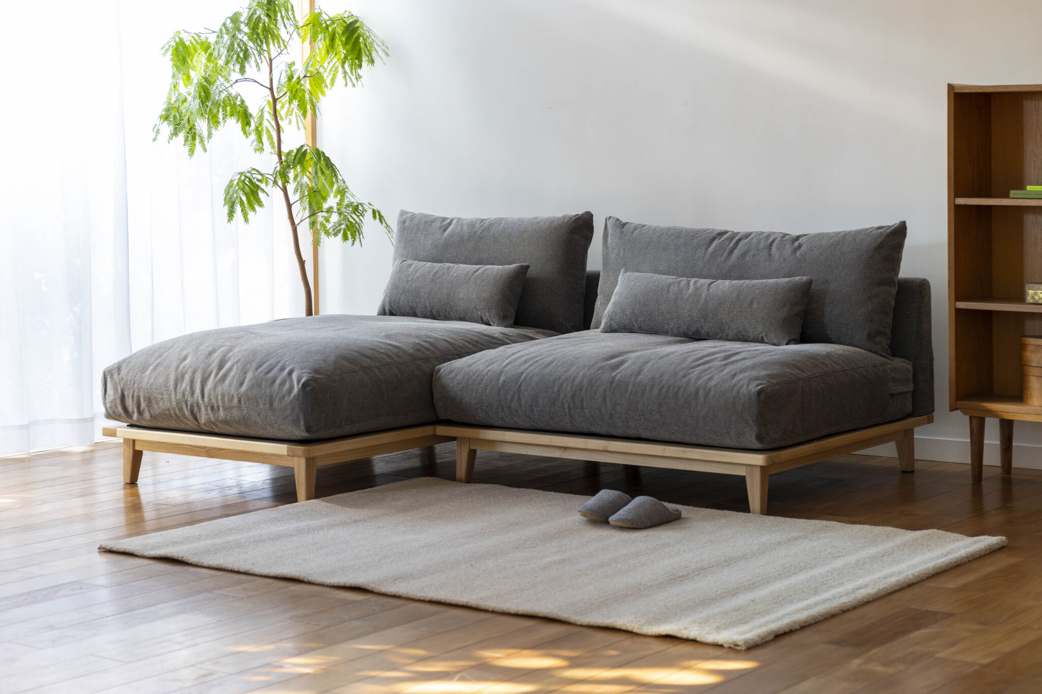 Fumi 新商品「幸せになるソファ」 - オーナーとペットの境界のない暮らしを、ソファなどの家具・インテリア・雑貨で提案するブランド「Fumi ...